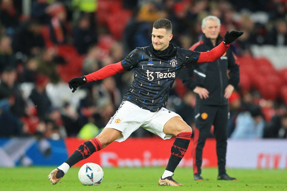 'A Double Operation...' Report Suggests Dalot Could Be Part Of Swap ...
