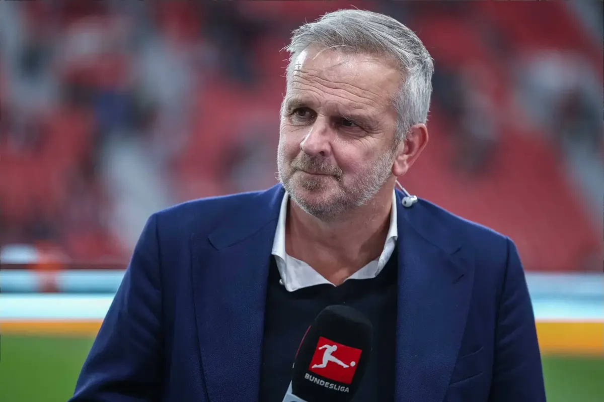 Hamann Disagrees With Gary Neville As He Makes 25 Goal A Season ...